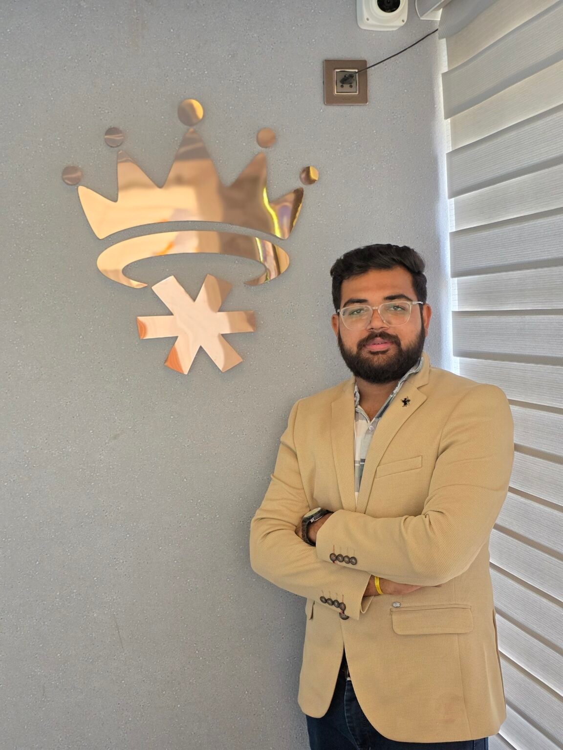 MR. JAY JOSHI - kingasterisk